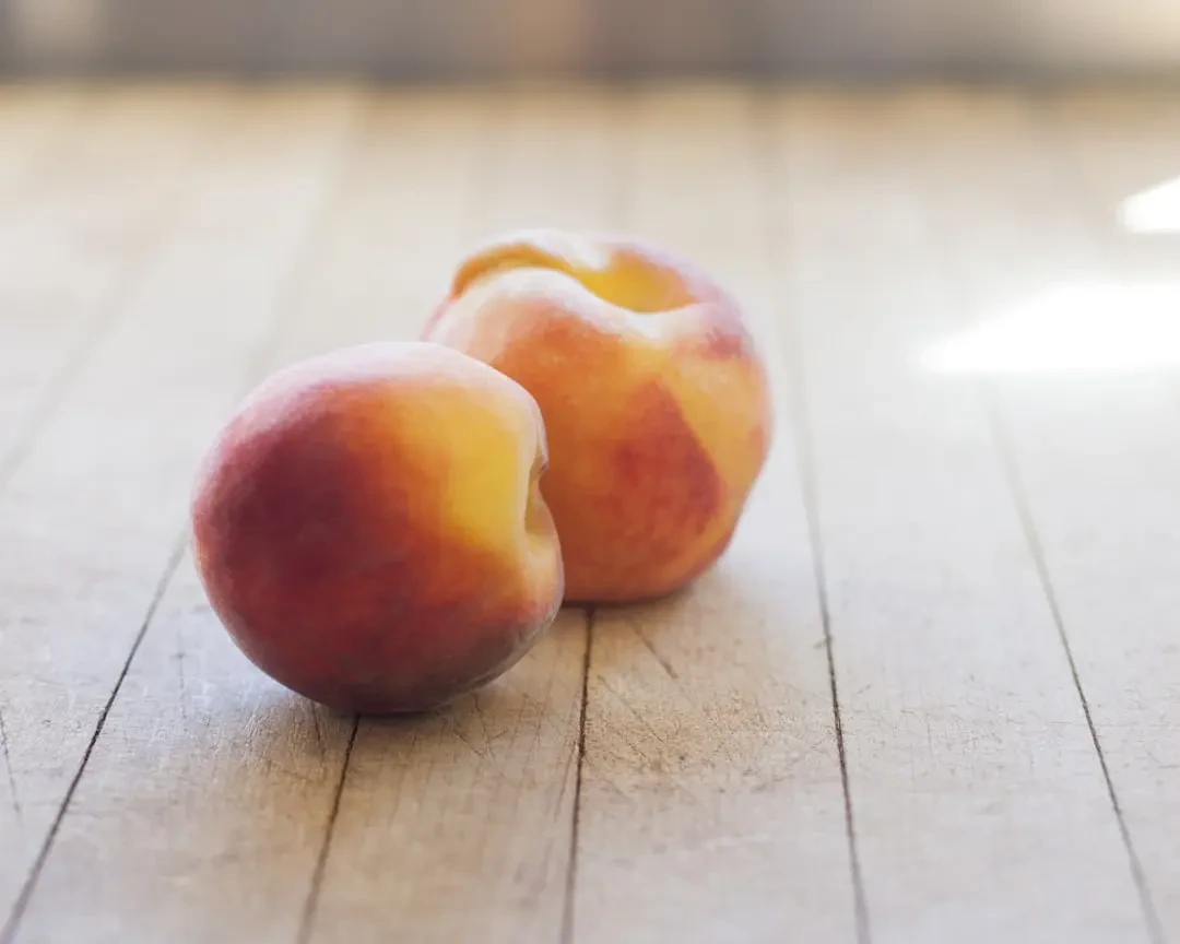 Nectarine – Nguồn Gốc, Dinh Dưỡng, Lợi Ích & Ứng Dụng